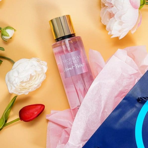 Victoria's Secret Velvet Petals Fragrance Mist 250ML - Cutish.Pk